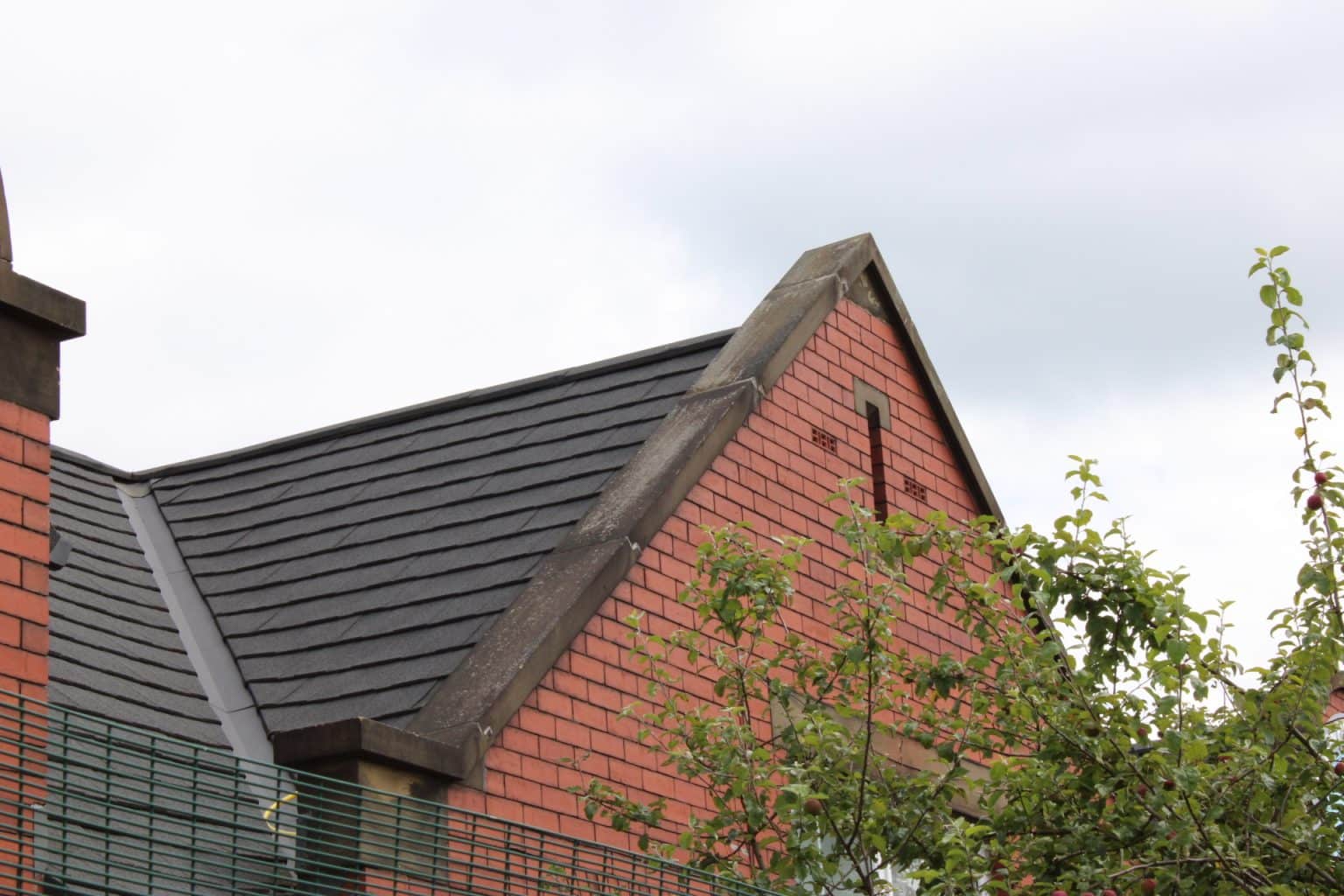 Beacon Primary School - Charcoal Shingle – Metrotile